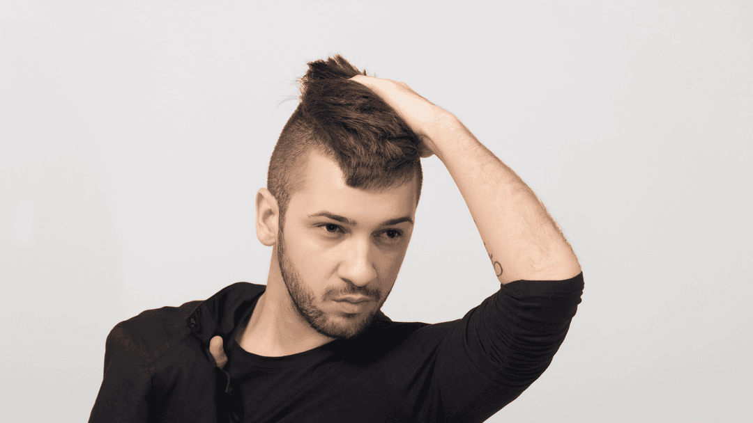 Cari Tahu Tentang Sejarah & Rekomendasi Gaya Terpopuler Rambut Mohawk