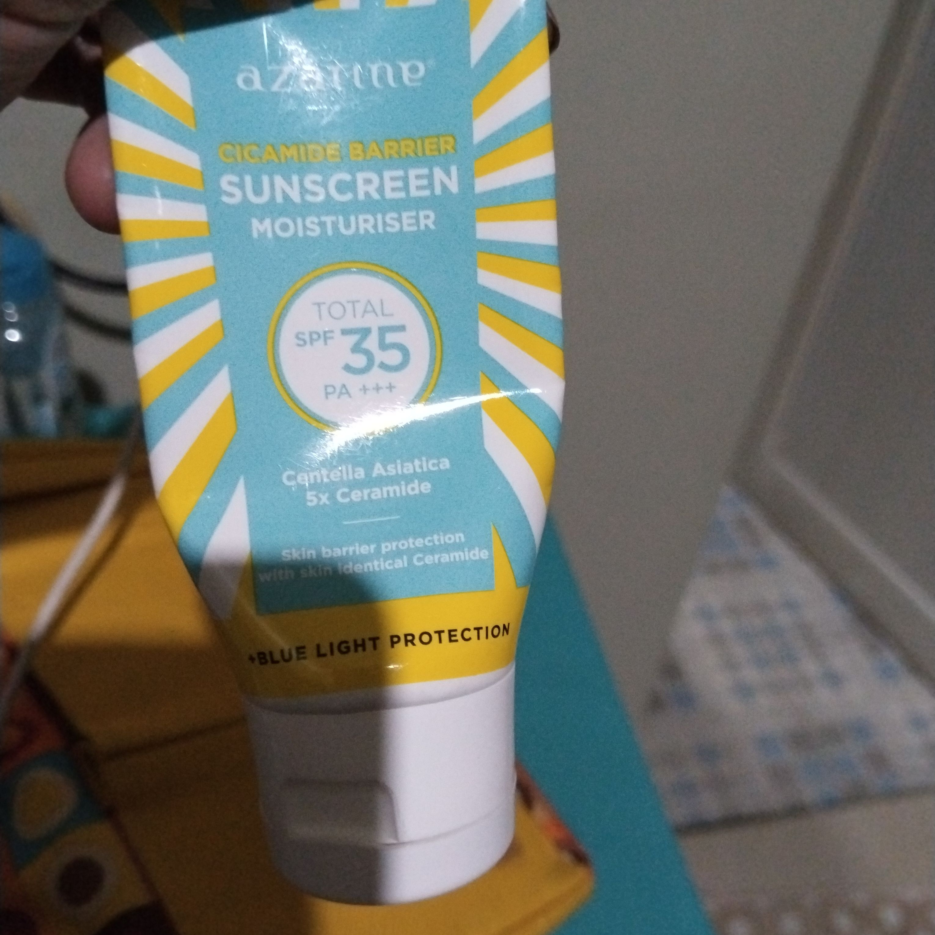 Azarine Cosmetics Cicamide Barrier Sunscreen Moisturiser SPF35 PA ...