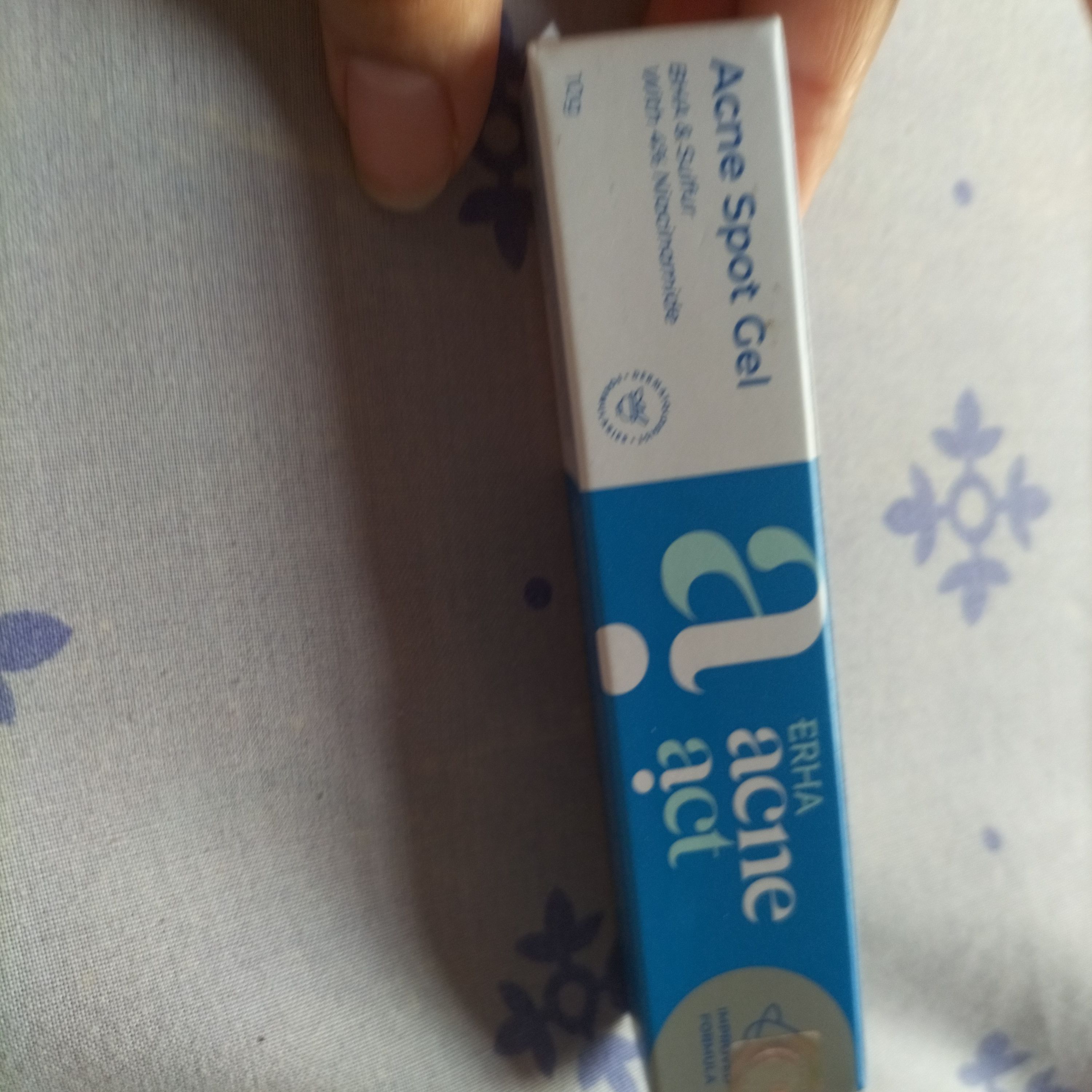 ERHA Acneact Acne Spot Gel - Beauty Review