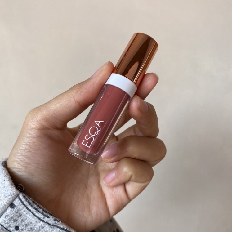 ESQA Lip Gloss - Beauty Review