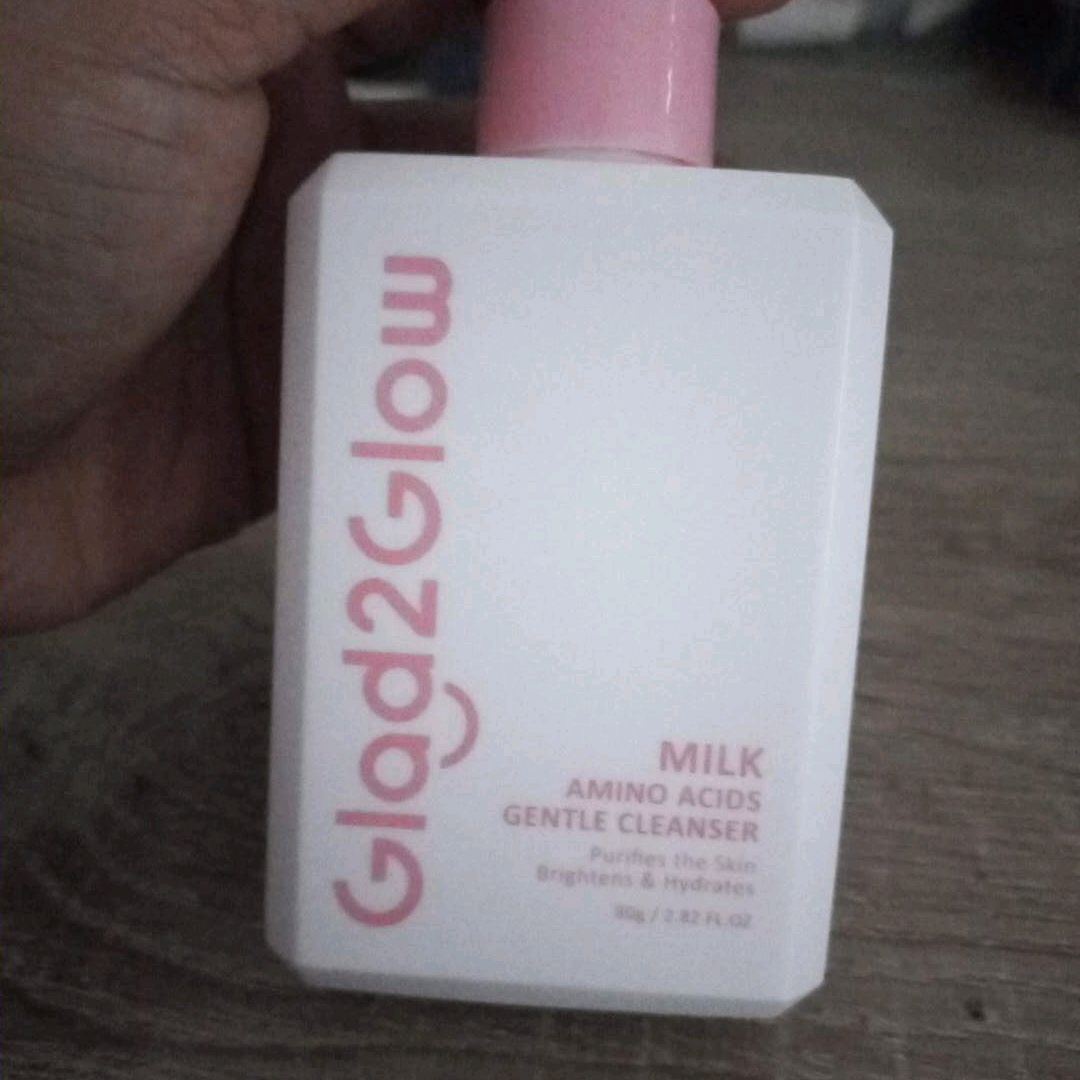 Glad2Glow Milk Amino Acids Gentle Cleanser - Beauty Review
