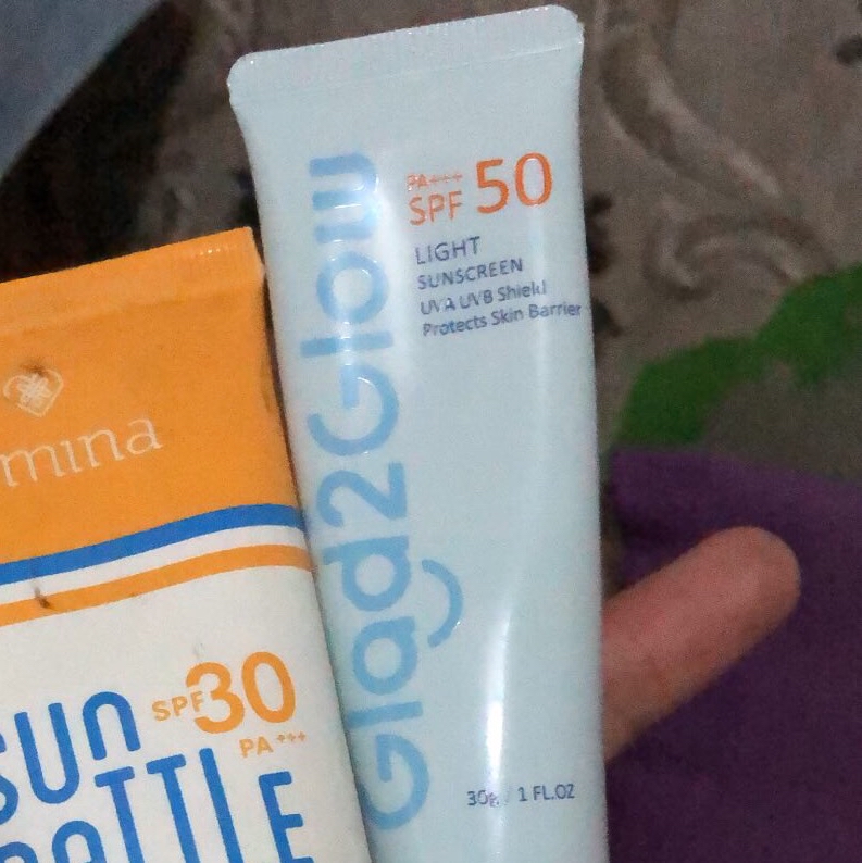 Glad2Glow Ultra Light Sunscreen Gel SPF50 PA+++ - Beauty Review