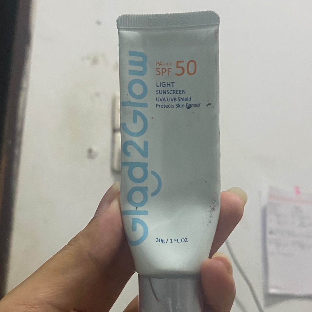 Glad2Glow Ultra Light Sunscreen Gel SPF50 PA+++ - Beauty Review