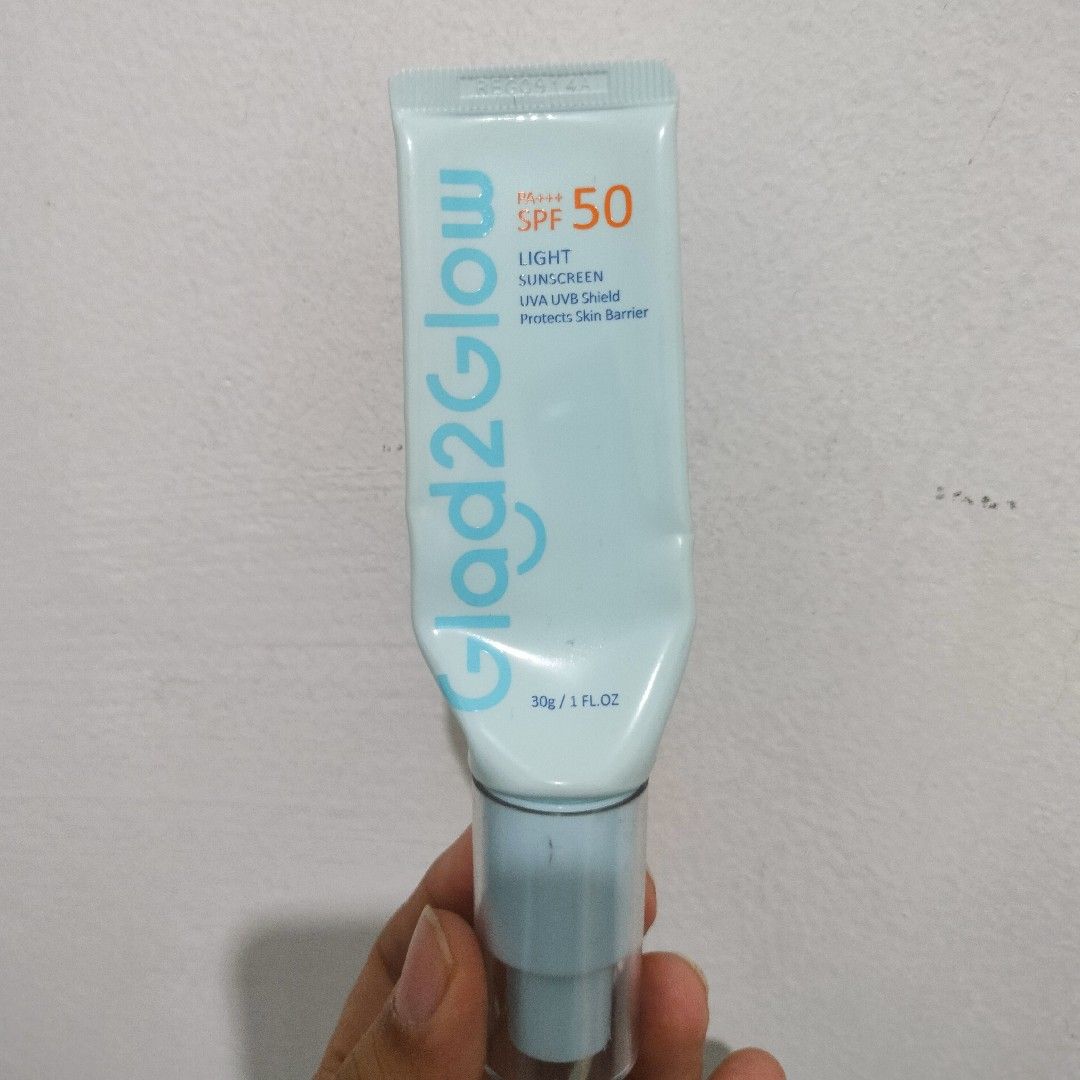 Glad2Glow Ultra Light Sunscreen Gel SPF50 PA+++ - Beauty Review