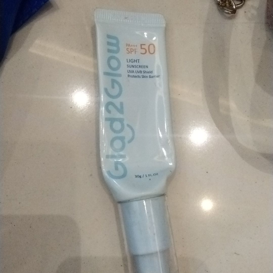 Glad2Glow Ultra Light Sunscreen Gel SPF50 PA+++ - Beauty Review