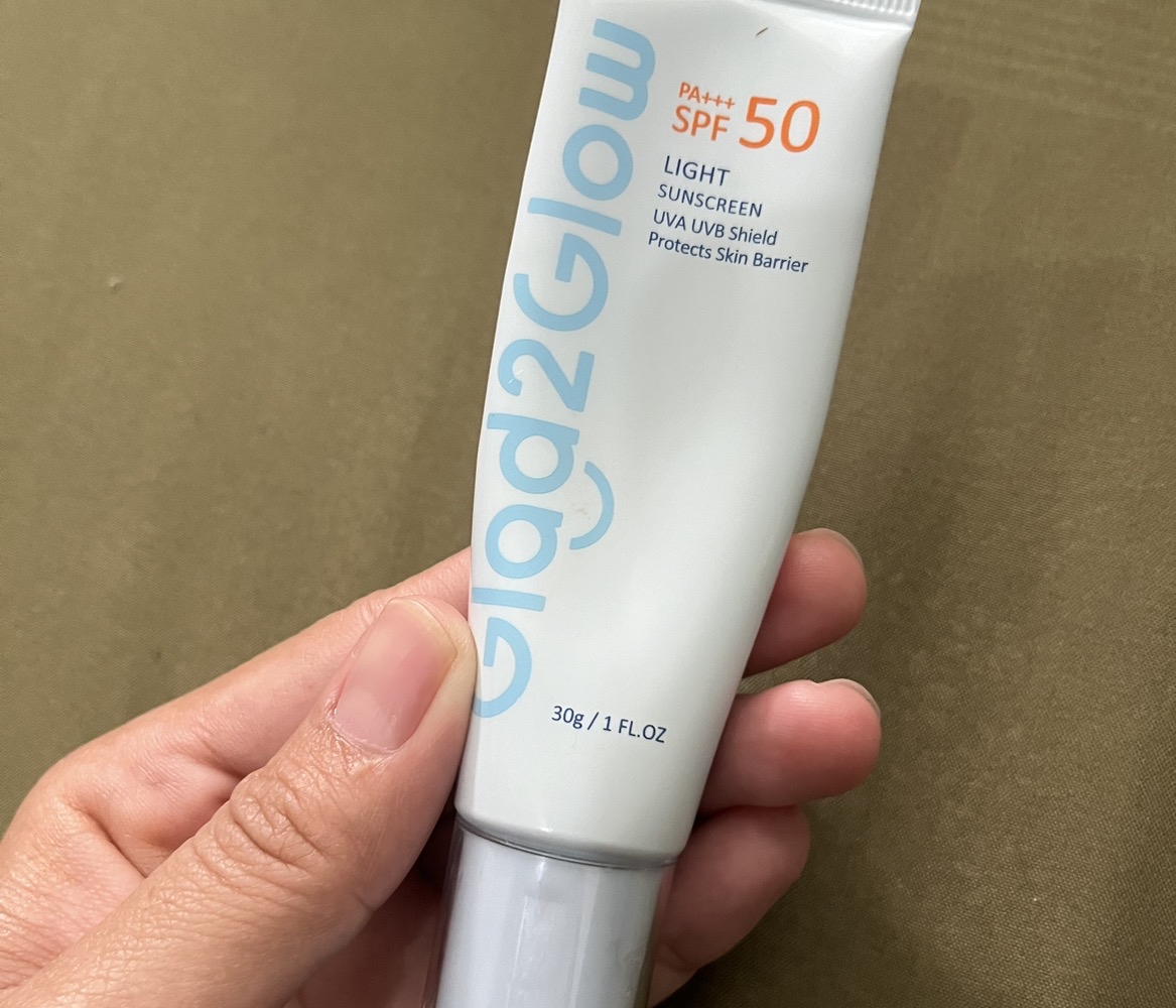 Glad2Glow Ultra Light Sunscreen Gel SPF50 PA+++ - Beauty Review