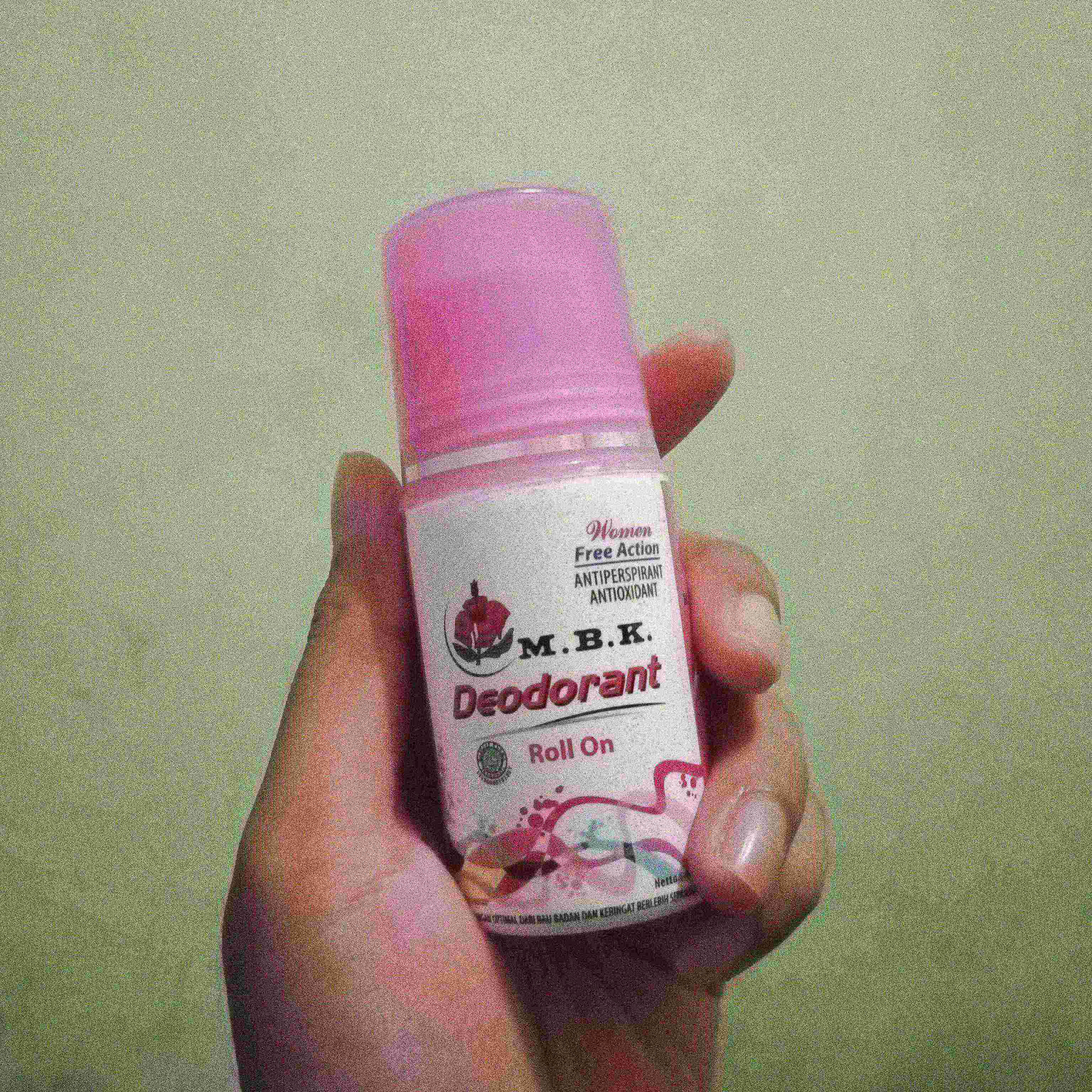 MBK Deodorant Roll On Women Free Action - Beauty Review