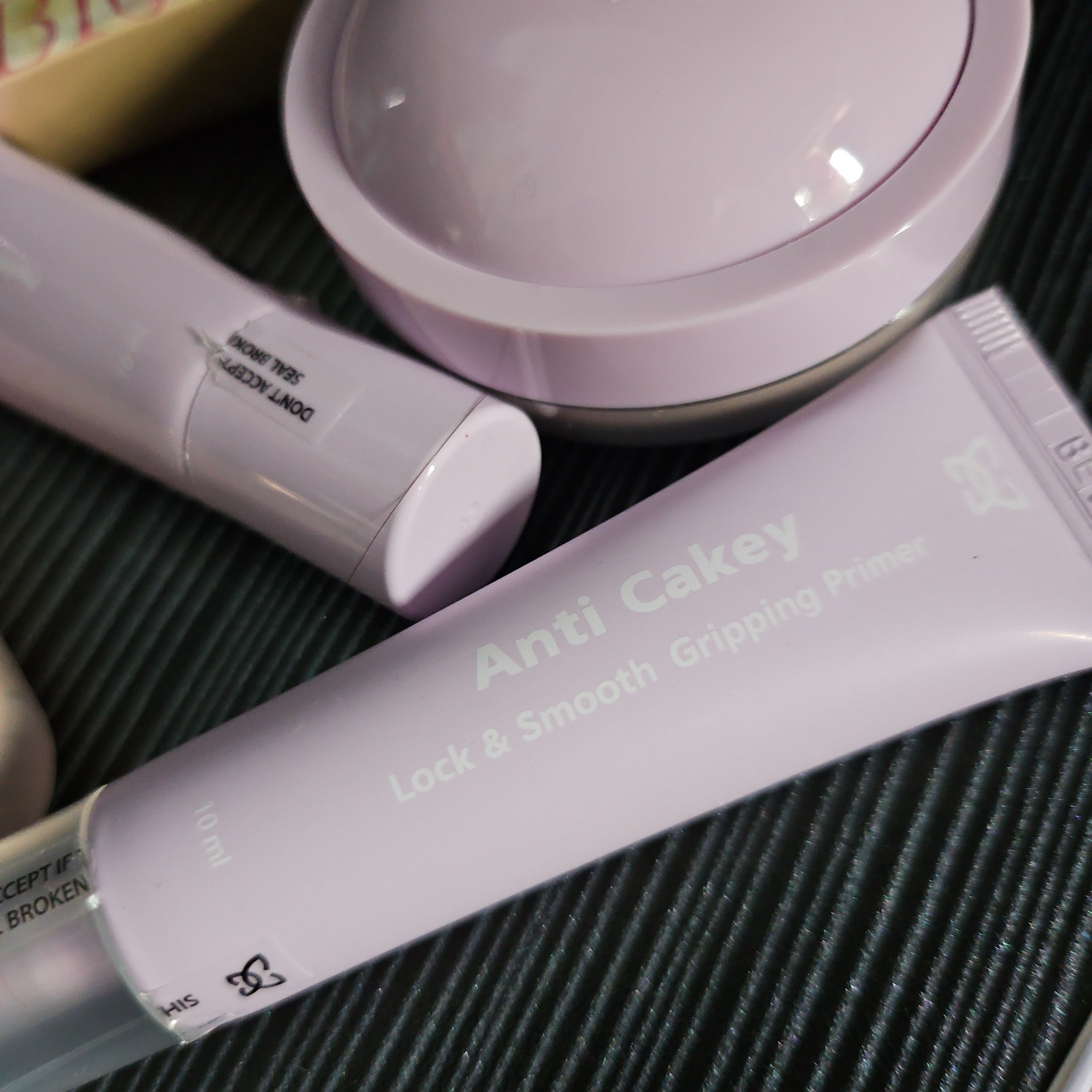 Mother of Pearl Anti Cakey Lock and Smooth Gripping Primer - Beauty Review