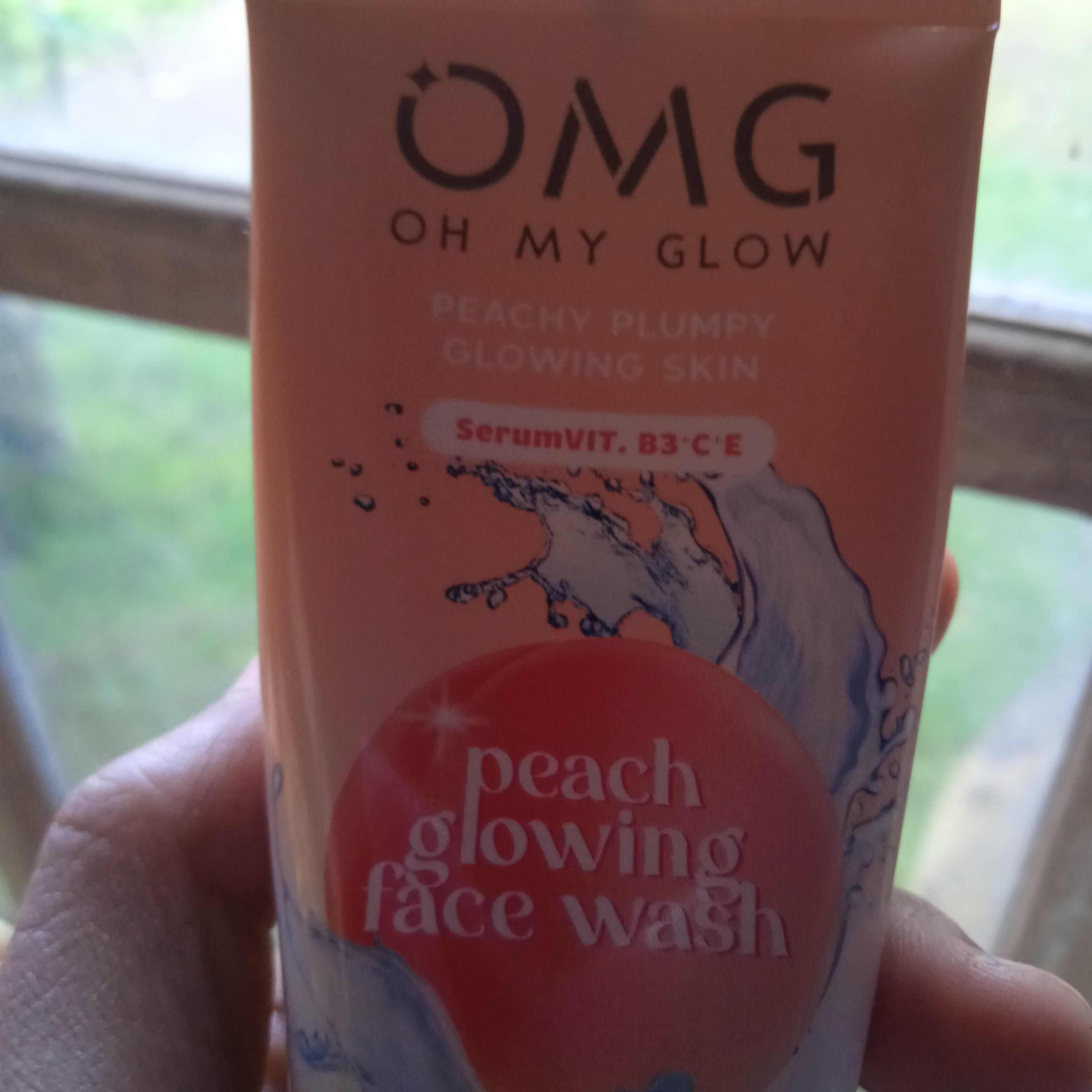 OMG Peach Glowing Face Wash - Beauty Review