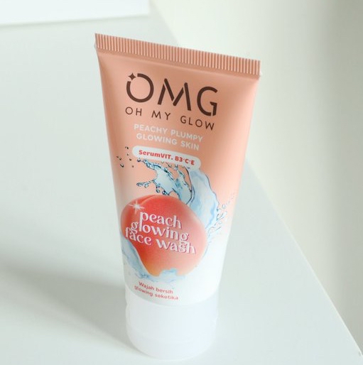 OMG Peach Glowing Face Wash - Beauty Review