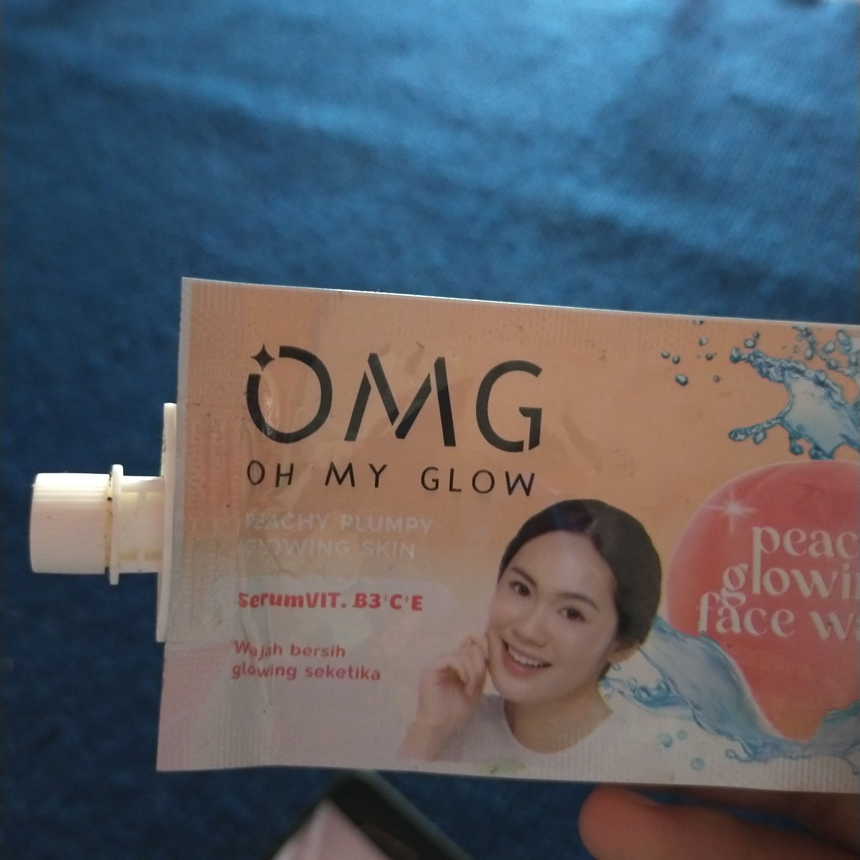 OMG Peach Glowing Face Wash - Beauty Review