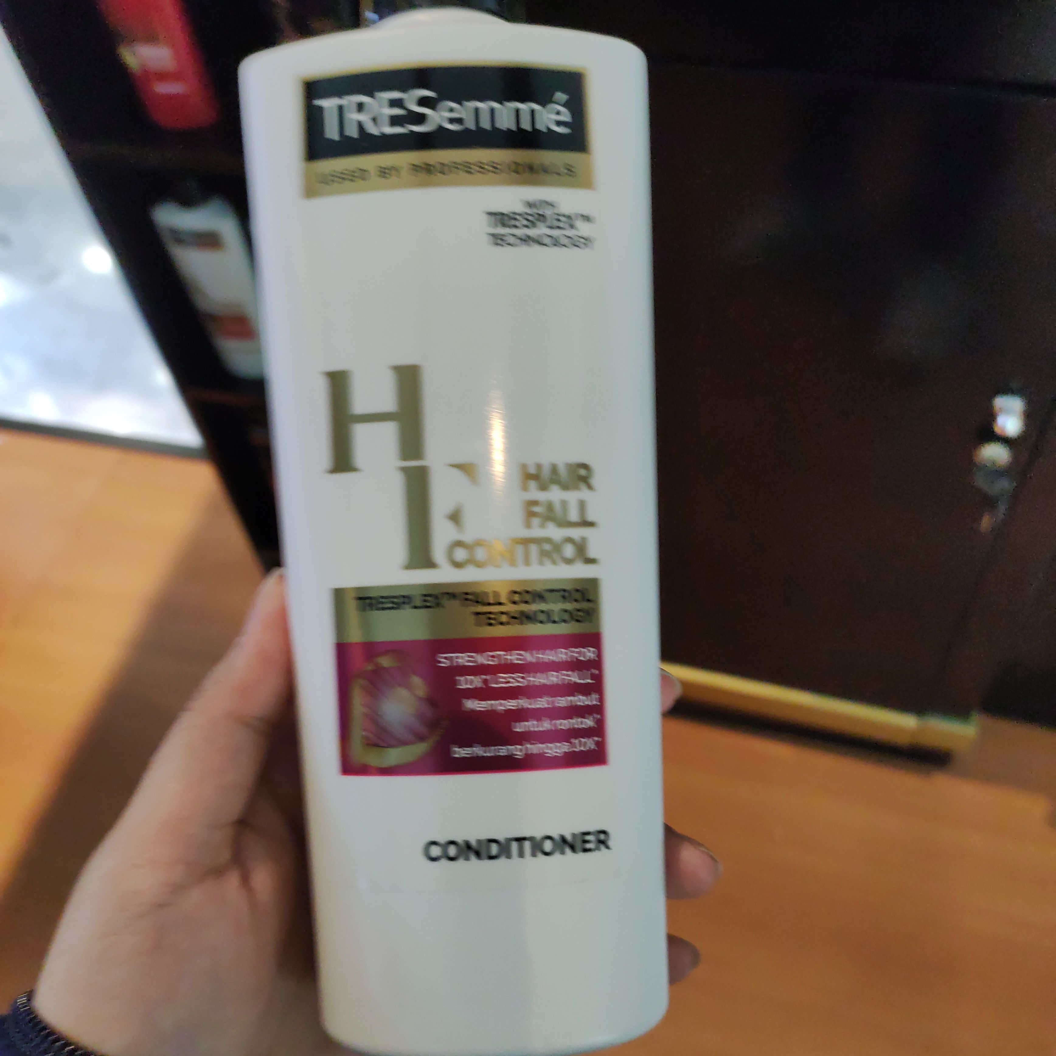 TRESemme Keratin Smooth Conditioner - Beauty Review