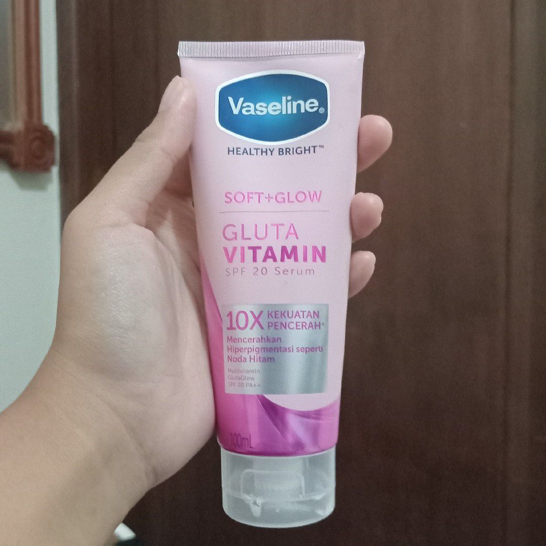 Vaseline Soft Glow Gluta Vitamin SPF 20 Body Serum - Beauty Review