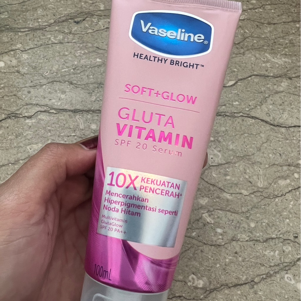 Vaseline Soft Glow Gluta Vitamin SPF 20 Body Serum - Beauty Review