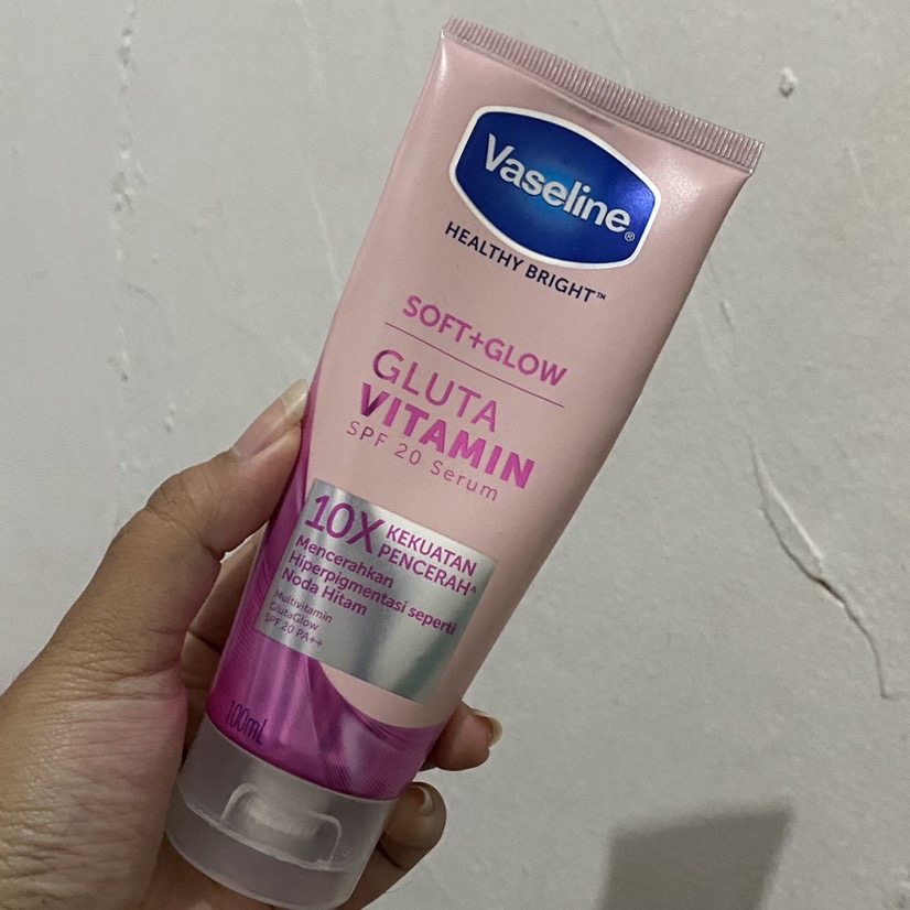 Vaseline Soft Glow Gluta Vitamin SPF 20 Body Serum - Beauty Review