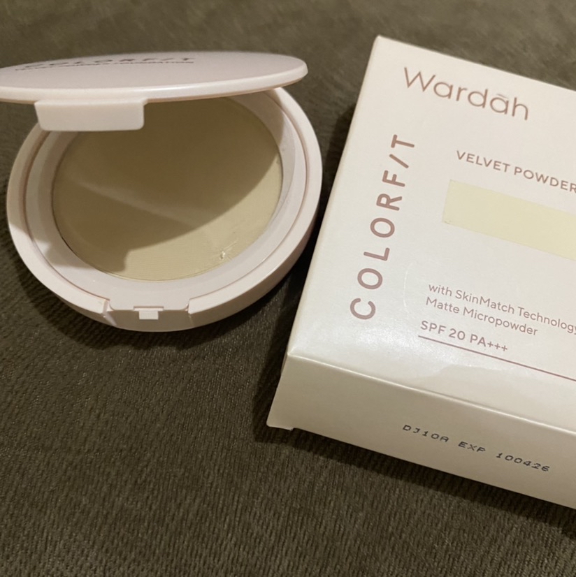Wardah Colorfit Velvet Powder Foundation - Beauty Review