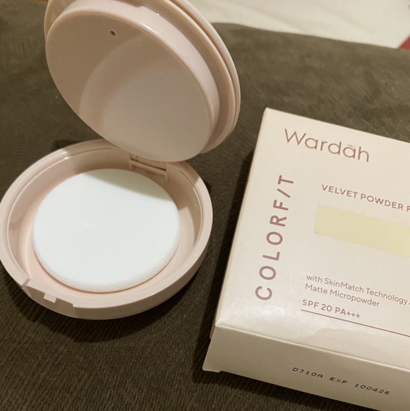 Wardah Colorfit Velvet Powder Foundation - Beauty Review