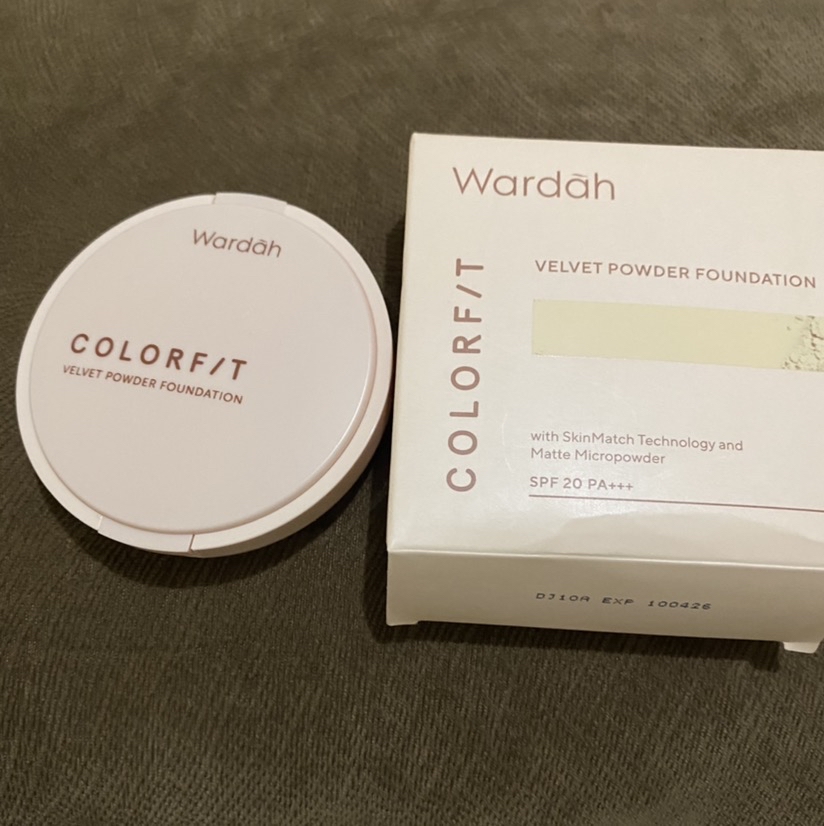 Wardah Colorfit Velvet Powder Foundation - Beauty Review
