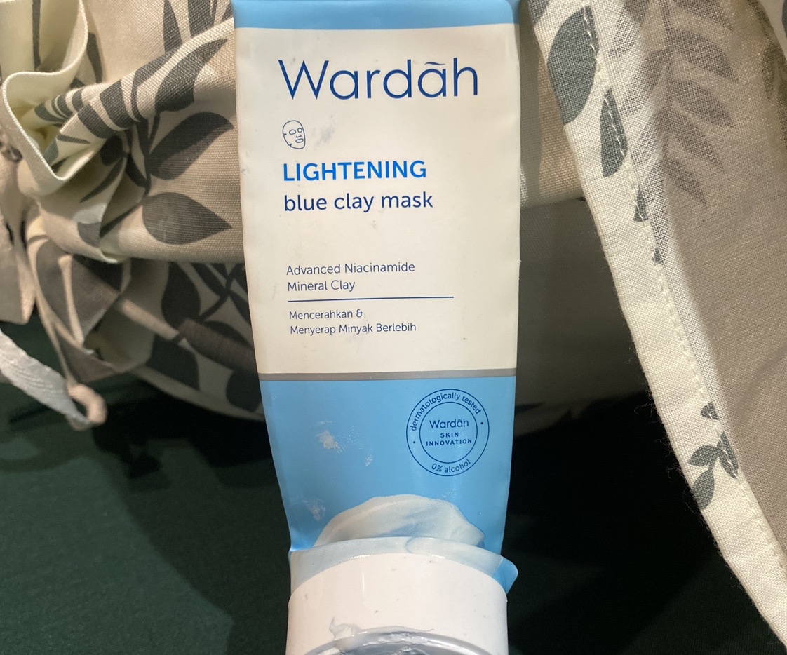 Wardah Lightening Blue Clay Mask - Beauty Review