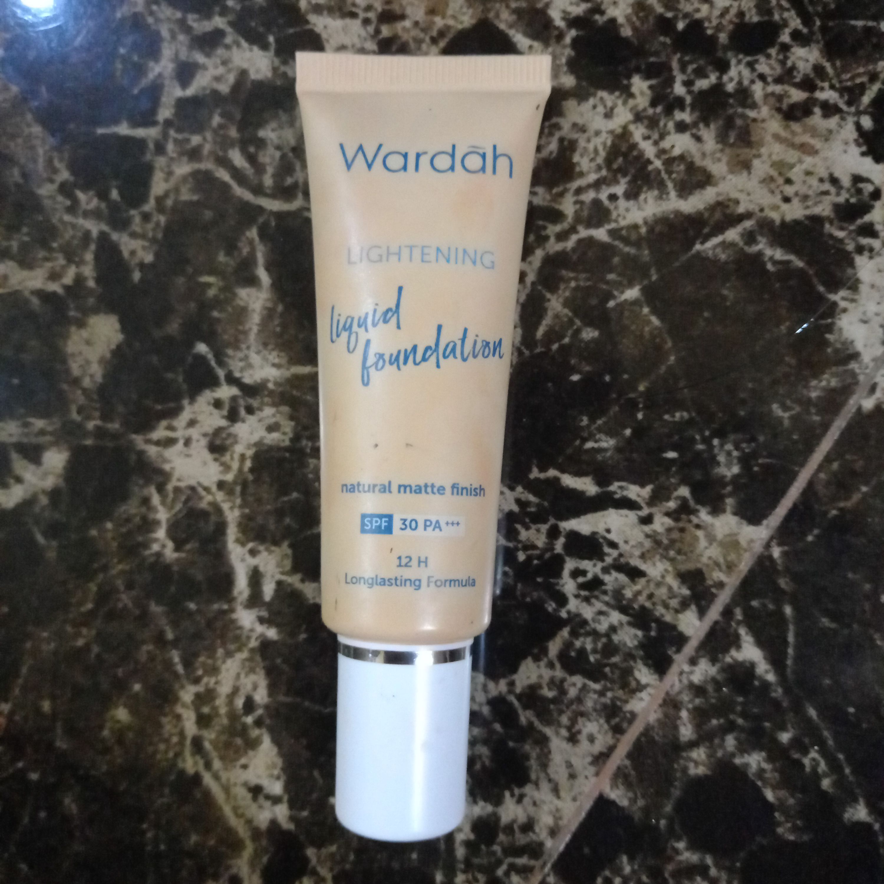 Wardah Lightening Liquid Foundation - Beauty Review