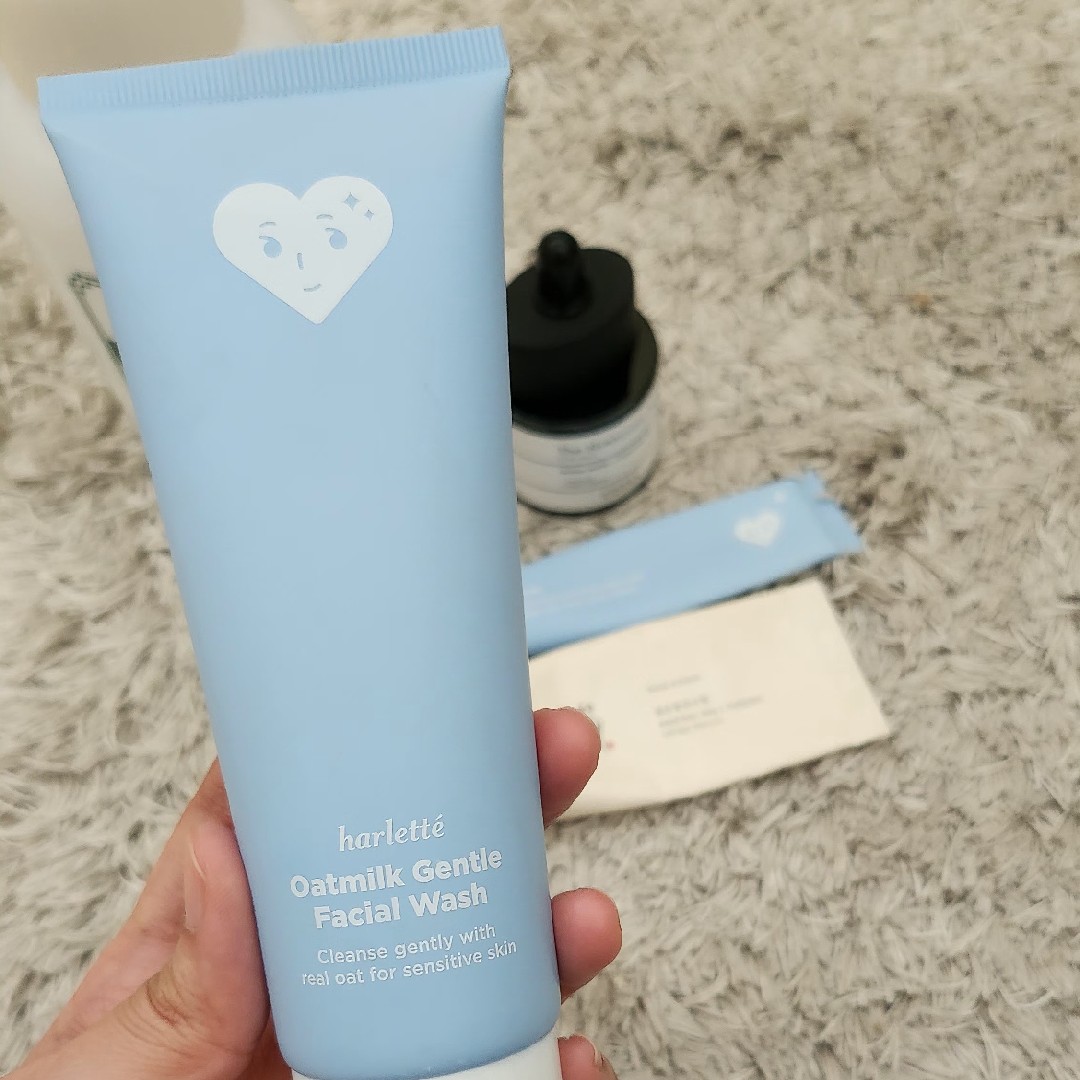 Harlette Oatmilk Gentle Facial Wash - Beauty Review