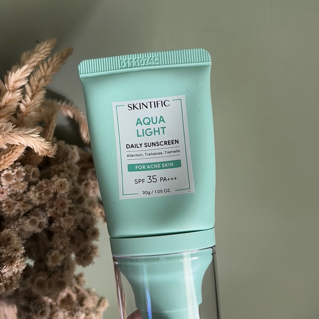 Skintific Aqua Light Daily Sunscreen SPF 35 PA+++ - Beauty Review