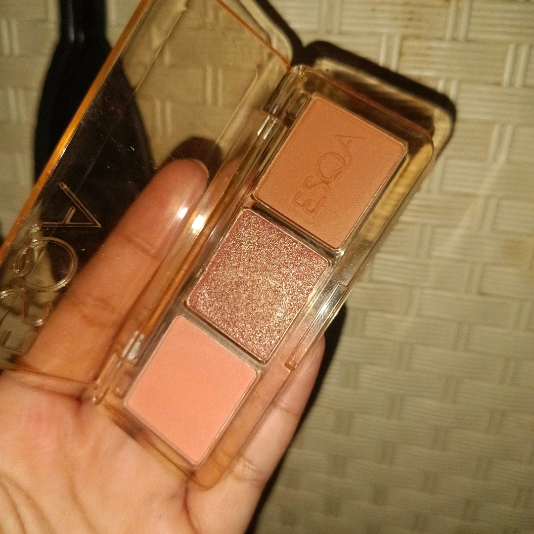 ESQA Glaze Eyeshadow Trio - Beauty Review