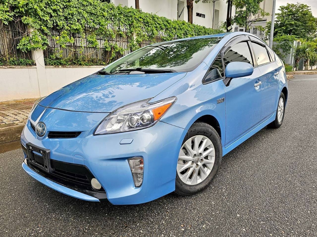 Buy Used 2012 Toyota Prius 5 Option 5
