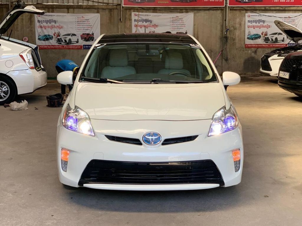 Buy New 2012 Toyota Prius Option 3