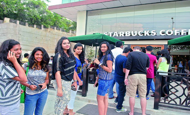 Starbucks vs Sitarabhakks