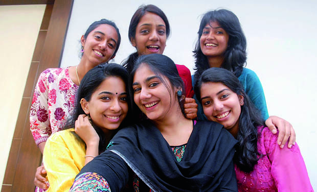 Clicking a photograph of yourself along with a group is called ‘usie ...