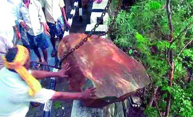 Rock falls on road to Tirumala