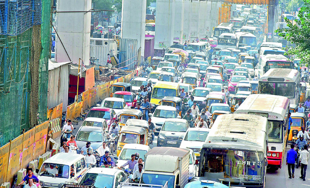 Traffic signals to go manual in Hyderabad