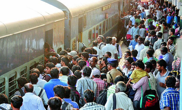 Telangana: Platform tickets to cost Rs 20
