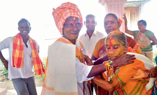 Couple marries after 50 years of living together