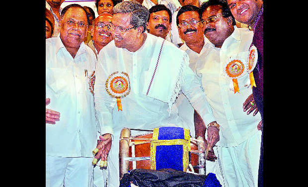 Congress fights Katti might in Chikkodi