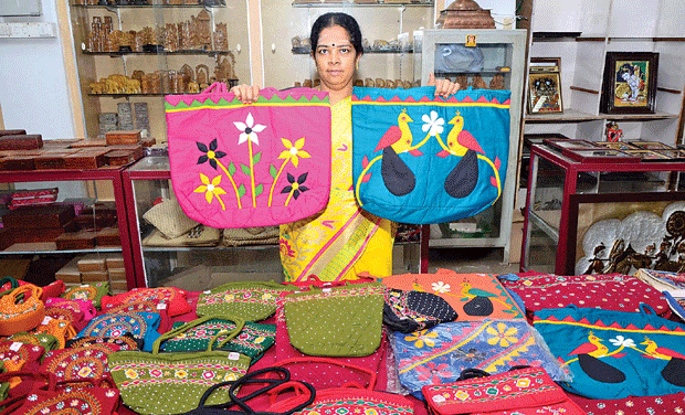 Handloom fest at Poompuhar