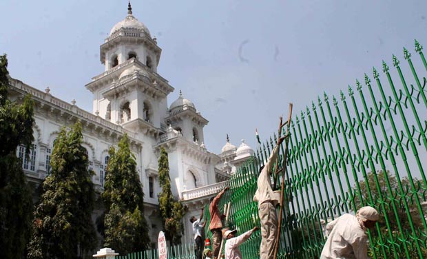 Who’s bluffing on Art. 371D?