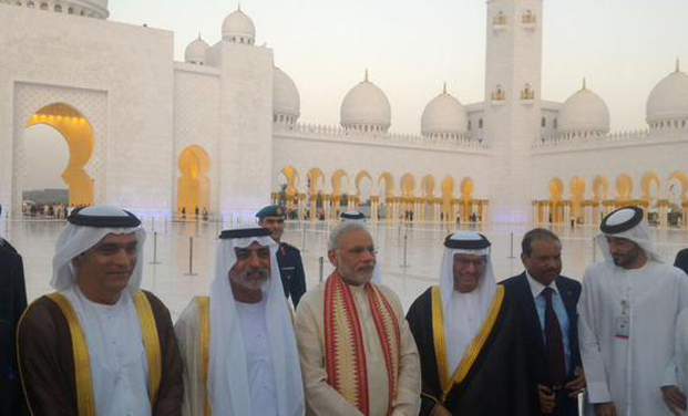 Modi’s UAE visit: PM arrives at Sheikh Zayed Grand Mosque, interacts ...