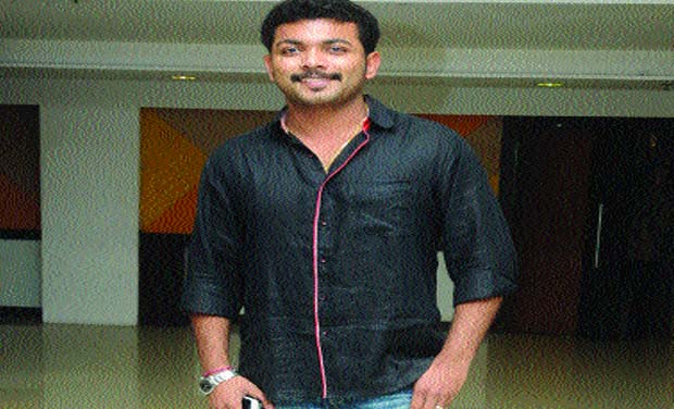 Divyadarshan turns grey in Karnavar