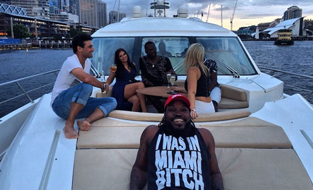 Lady police officer catches party-loving Chris Gayle?