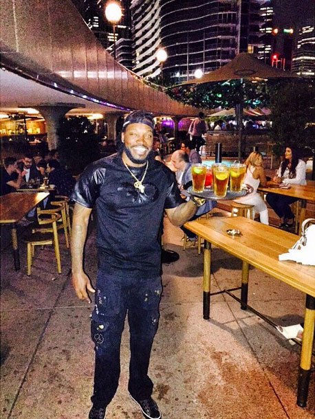 Lady police officer catches party-loving Chris Gayle?
