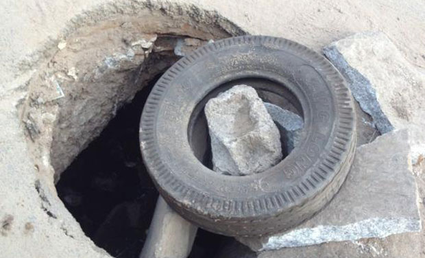 Two workers trapped in drain choke to death