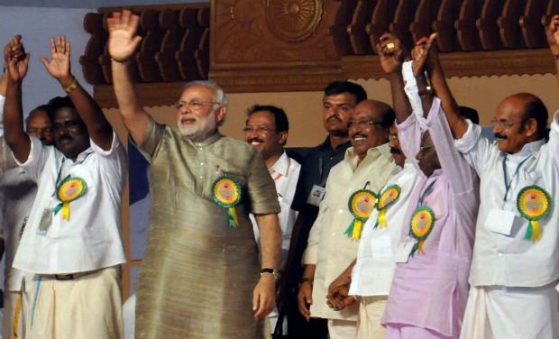 Narendra Modi hurls 'poison' barb again at Congress, woos Dalits in ...