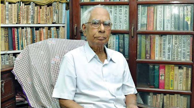 Veteran Professor Raveendranath felicitated