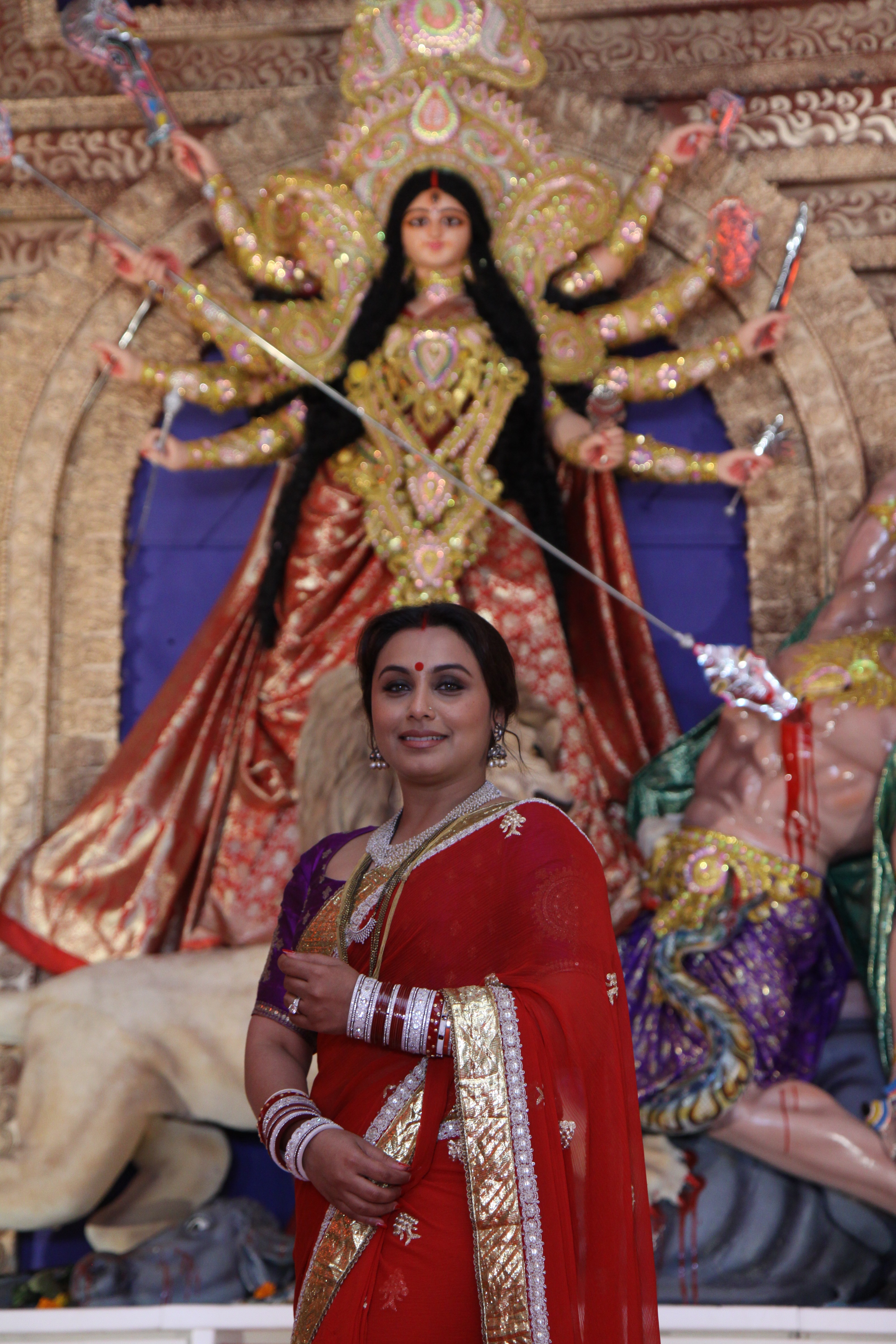 Rani Mukherji all set to ring in Durga Puja