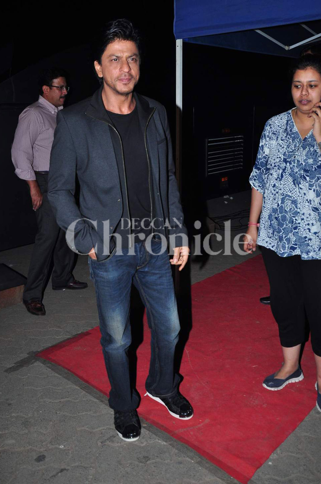 Shah Rukh, Varun, Rohit spotted at Mehboob studios post 'Dilwale' success