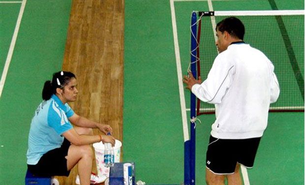 Saina needs to vary her game: Vimal Kumar