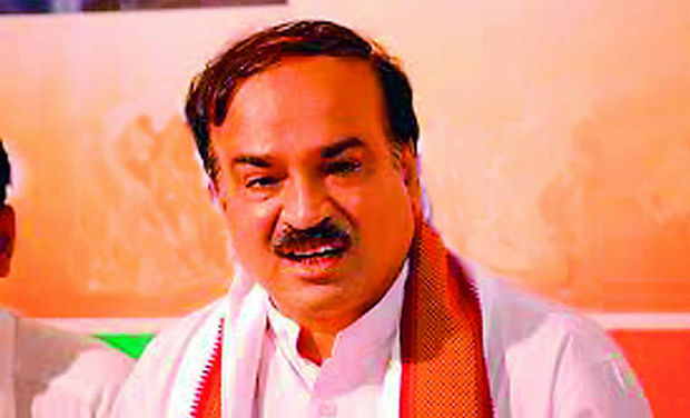 LS polls: BJP leader Ananth Kumar, Union Minister K H Muniyappa file nominations