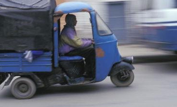 Indian techie to drive solar-powered auto rickshaw to Britain